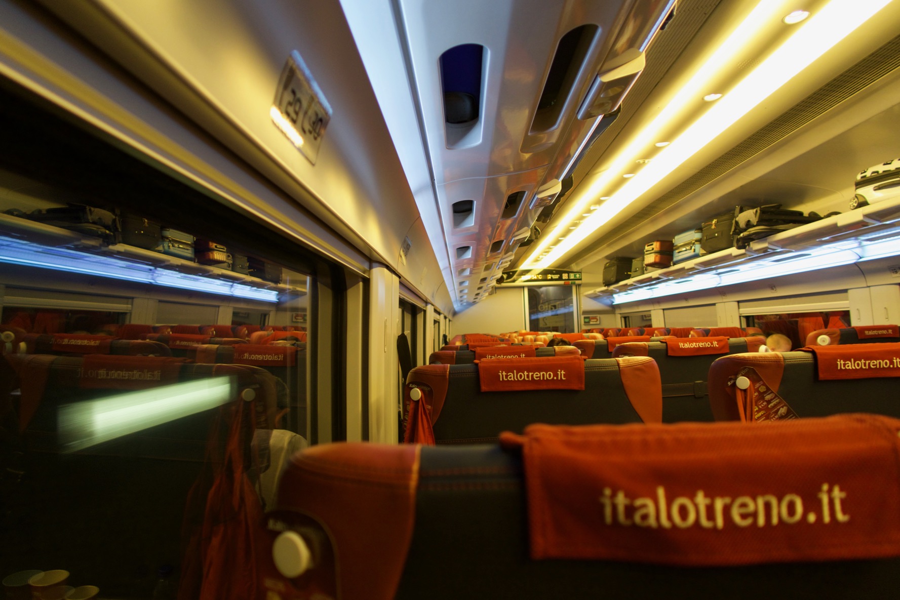 Italien – Unterwegs mit dem italienischen Ferrari Zug Italo von Florenz ...